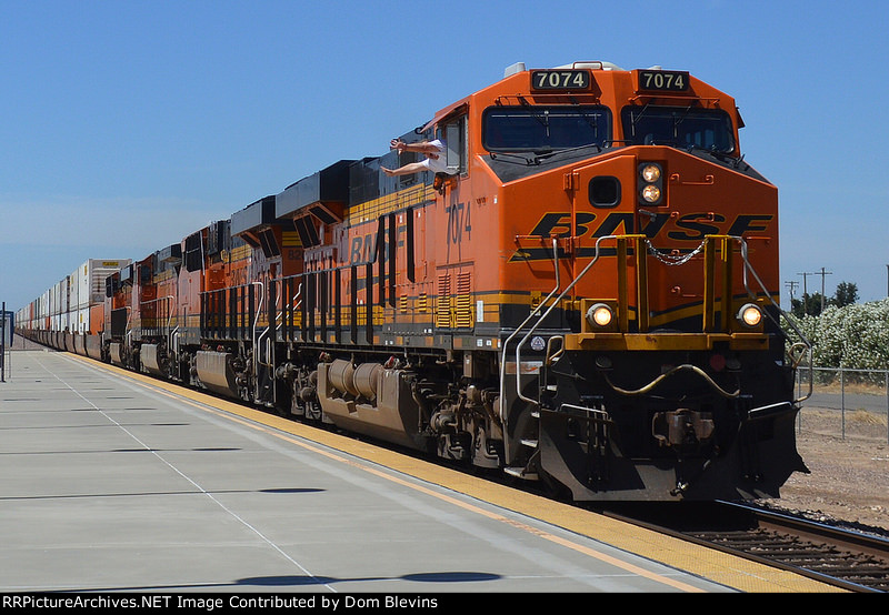 BNSF 7074